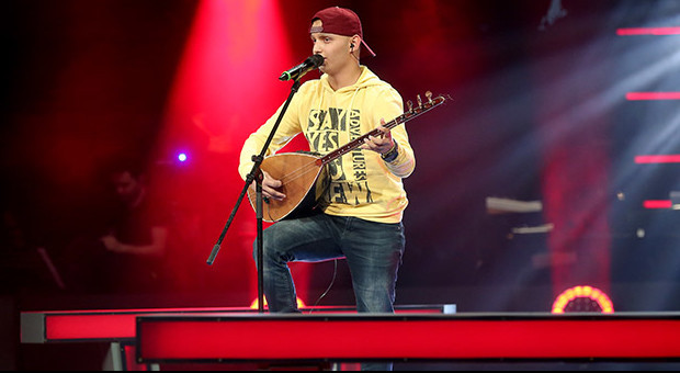 O Ses Türkiyenin özel konuğu Caner Güdük sahnede... - O Ses Türkiye