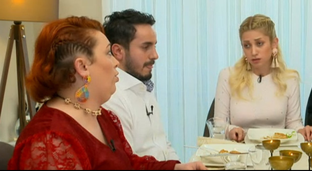 Semra Hanımdan ev sahibini kızdıran sözler! - Yemekteyiz